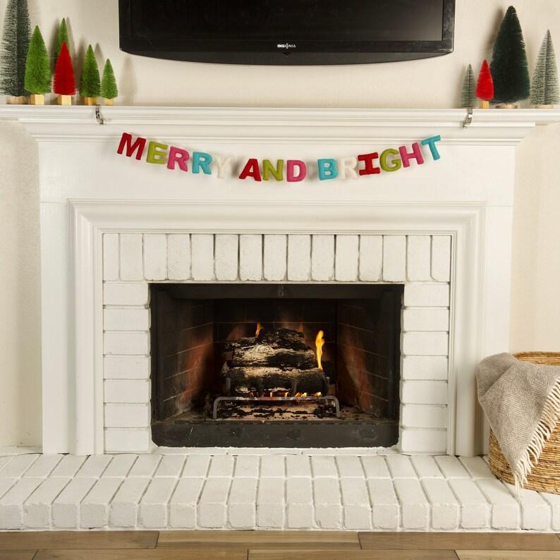 Merry and Bright Garland/ Christmas Garland/ Felt Ball - Etsy