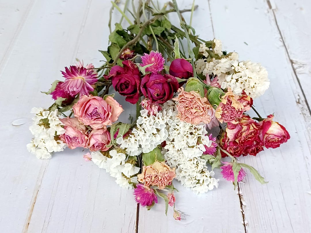 Dried Flowers, Mixed Flower Bunch, Craft Supplies, 18 Stems, 10" to 12 ...