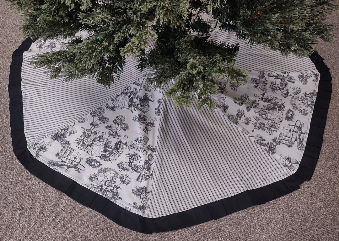 Toile Christmas Tree Skirt in Black and White - Etsy