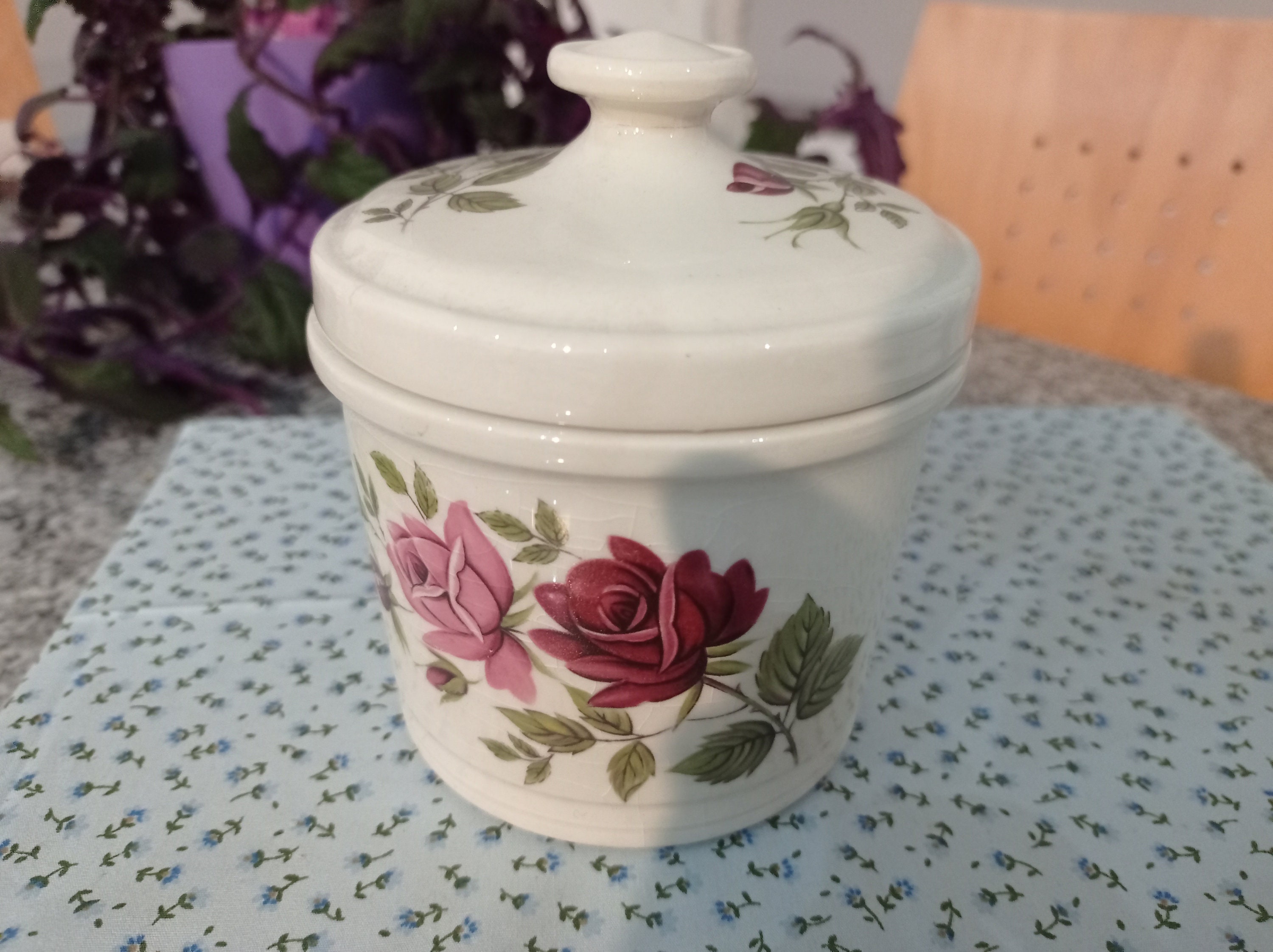 Vintage Rose Ceramic Pot with Lid - Etsy.de