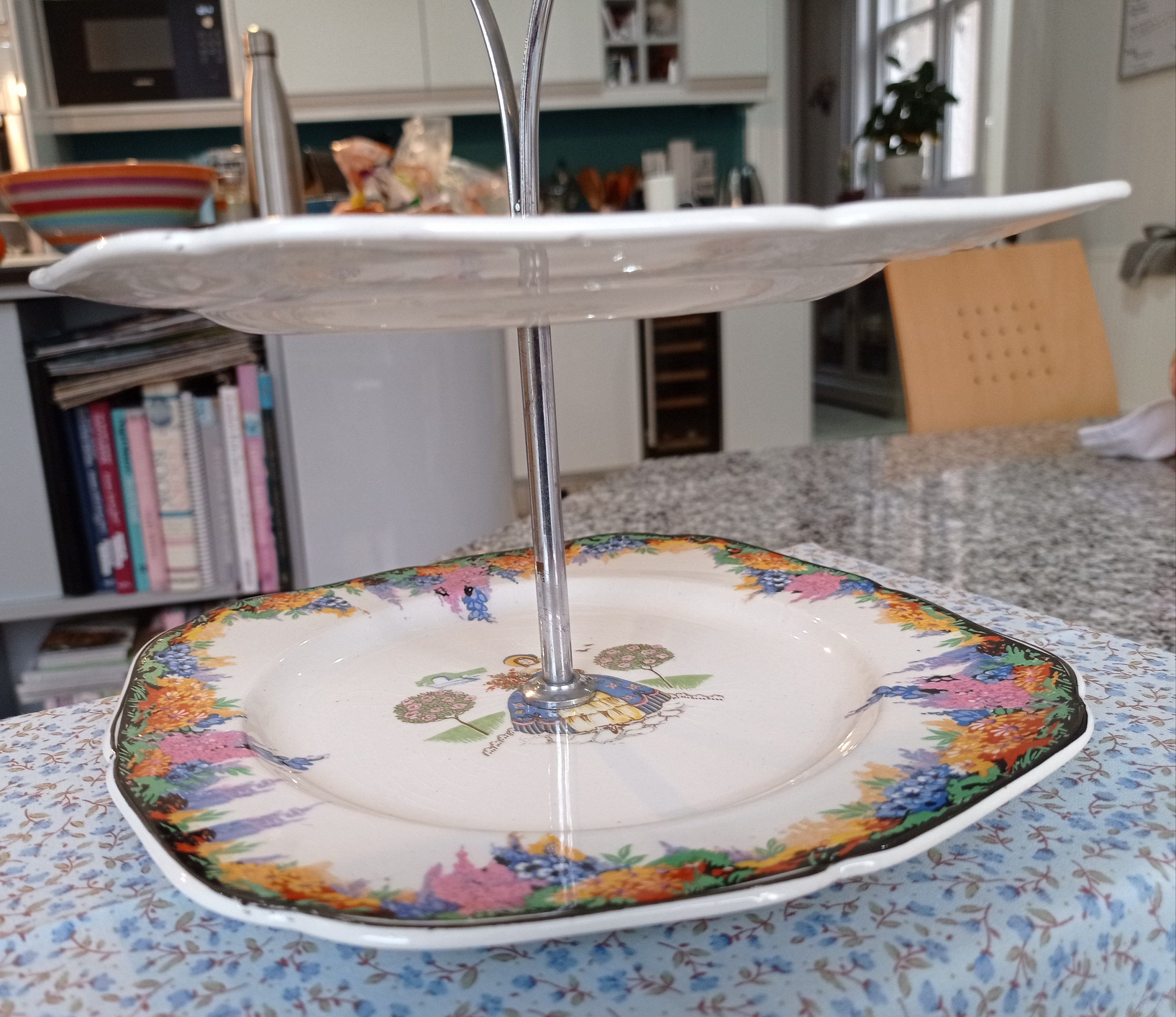 Vintage H&K Tunstall 'Crinoline Lady' Cake Stand - Etsy.de