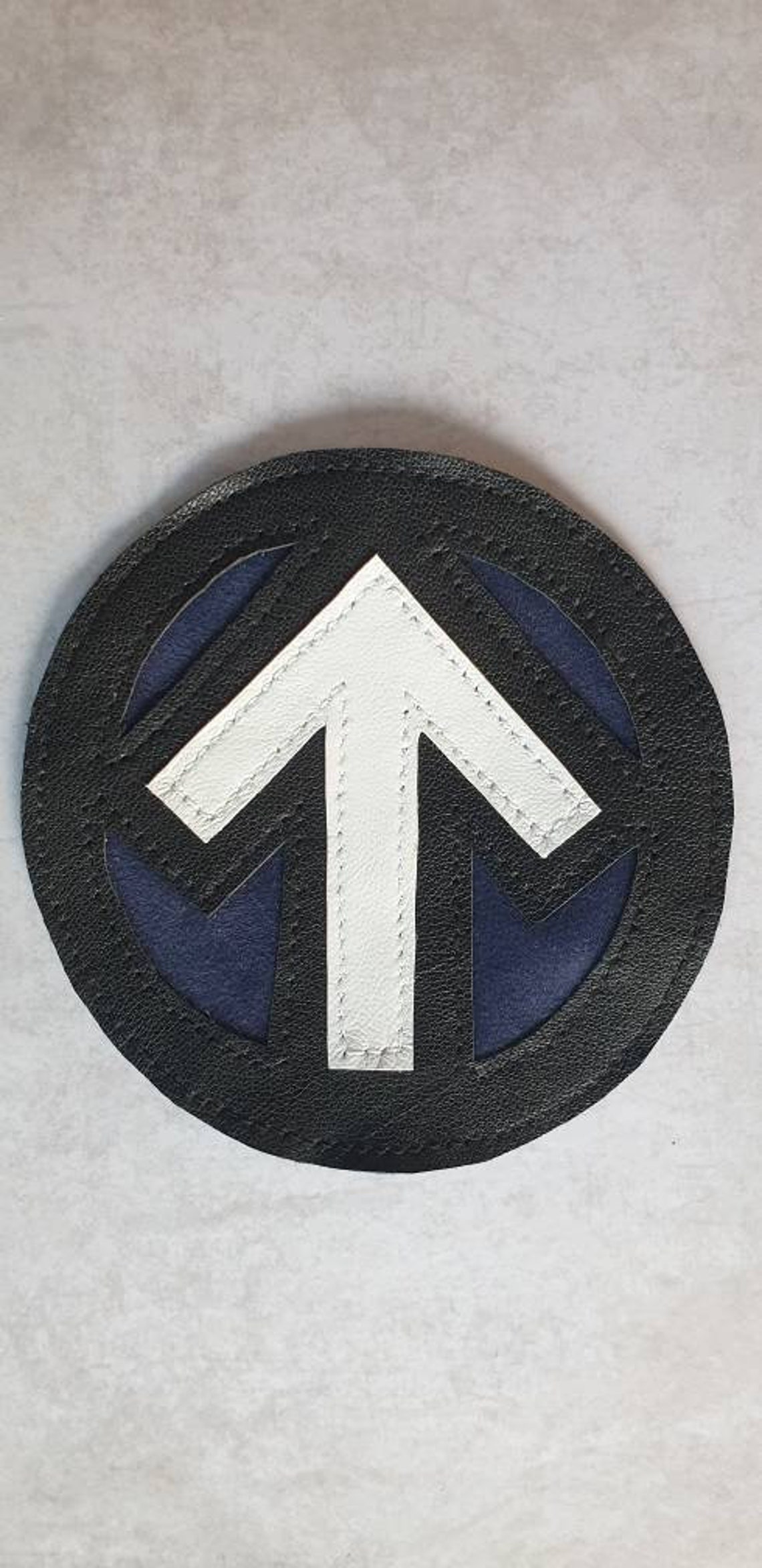 TEIWAZ / TYR round rune emblem / patch leather application in | Etsy