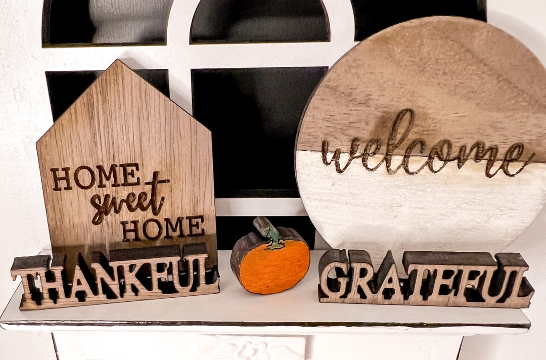 Modern Dollhouse Mantel Signs Decoration. Thankful. Grateful. Merry ...