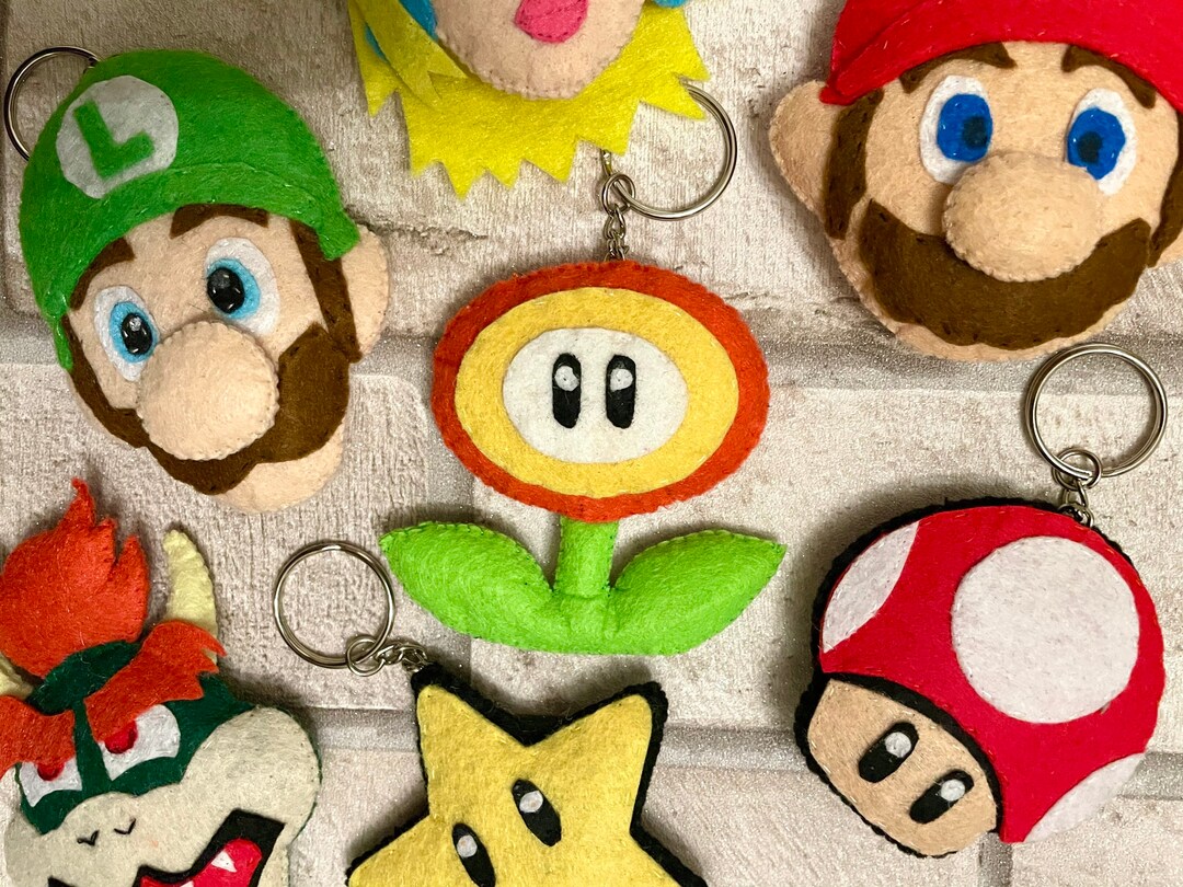 Super Mario Keyring / Luigi / Princess Peach / Mario 64/ Mario Kart ...