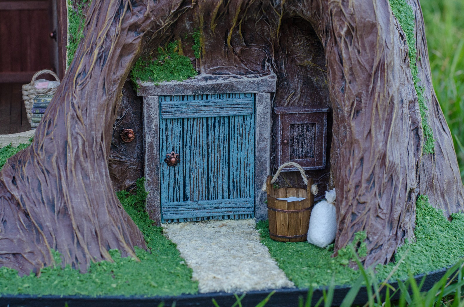 Brambly Hedge Poppy's House With Illumination. READY TO SHIP. Height 54 ...