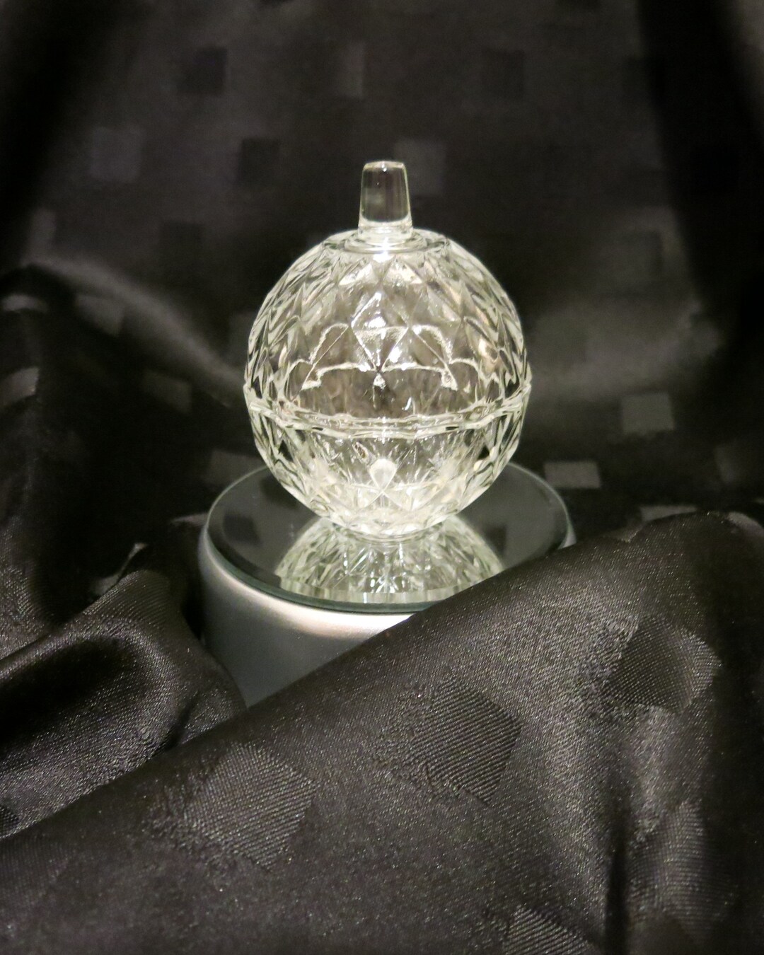 Lead Crystal Apple Shaped Trinket Box - Vintage - Etsy