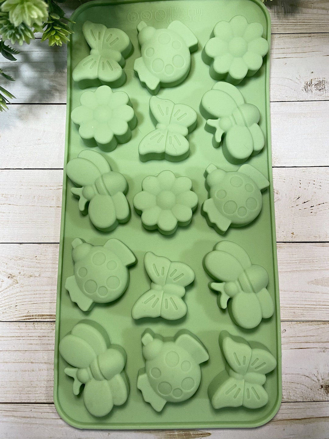 15 Cavities Insects Silicone Candy Mold-bugs Mold-bee Butterfly Ladybug ...
