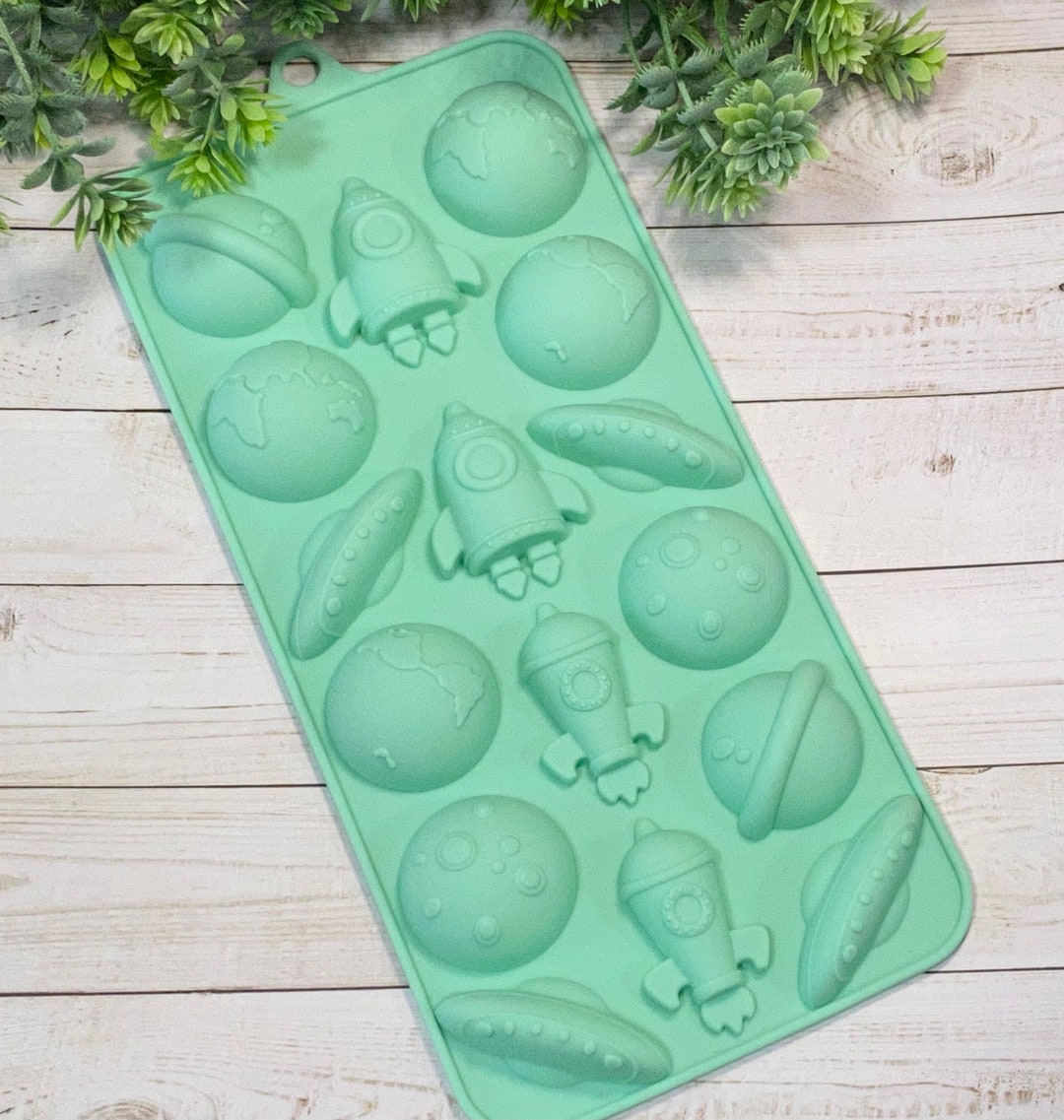 16 Cavities Outer Space Silicone Candy Mold-flying Saucer Rocket Globe ...