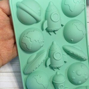 16 Cavities Outer Space Silicone Candy Mold-flying Saucer Rocket Globe ...