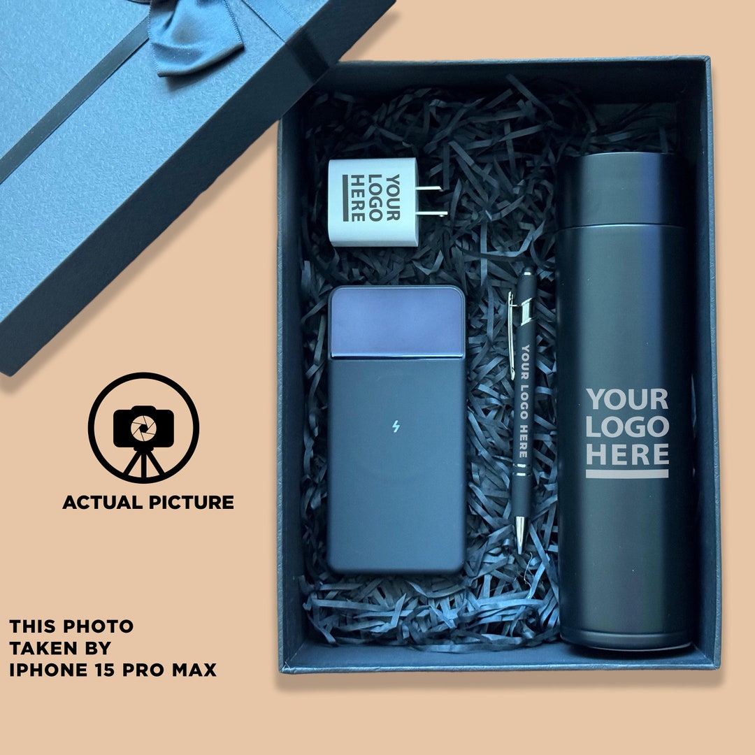 Custom Corporate Gift Box, Personalized Bulk Order Tech Gift Set ...