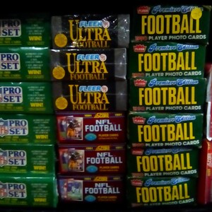 Huge Bulk Lot of 100 Unopened Old Vintage NFL Football Sports Trading ...