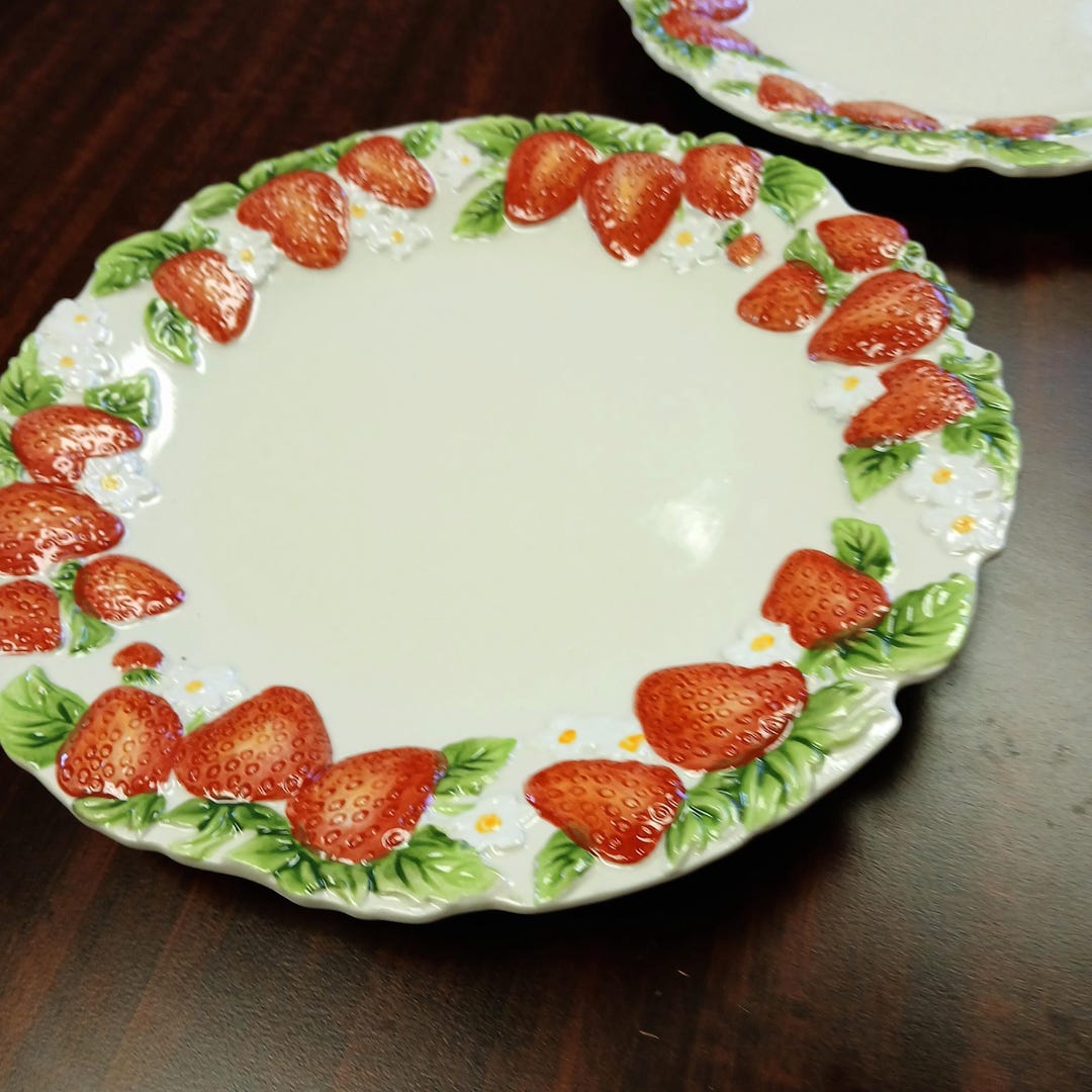 Temp-tations by Tara Vintage Strawberry Embossed Dinner Plates Figural ...