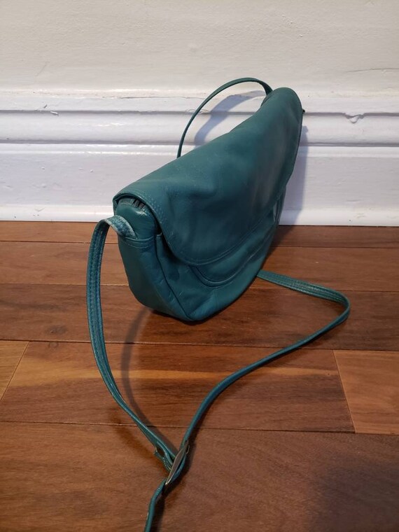 super cute vintage green leather cross-body purse - Gem