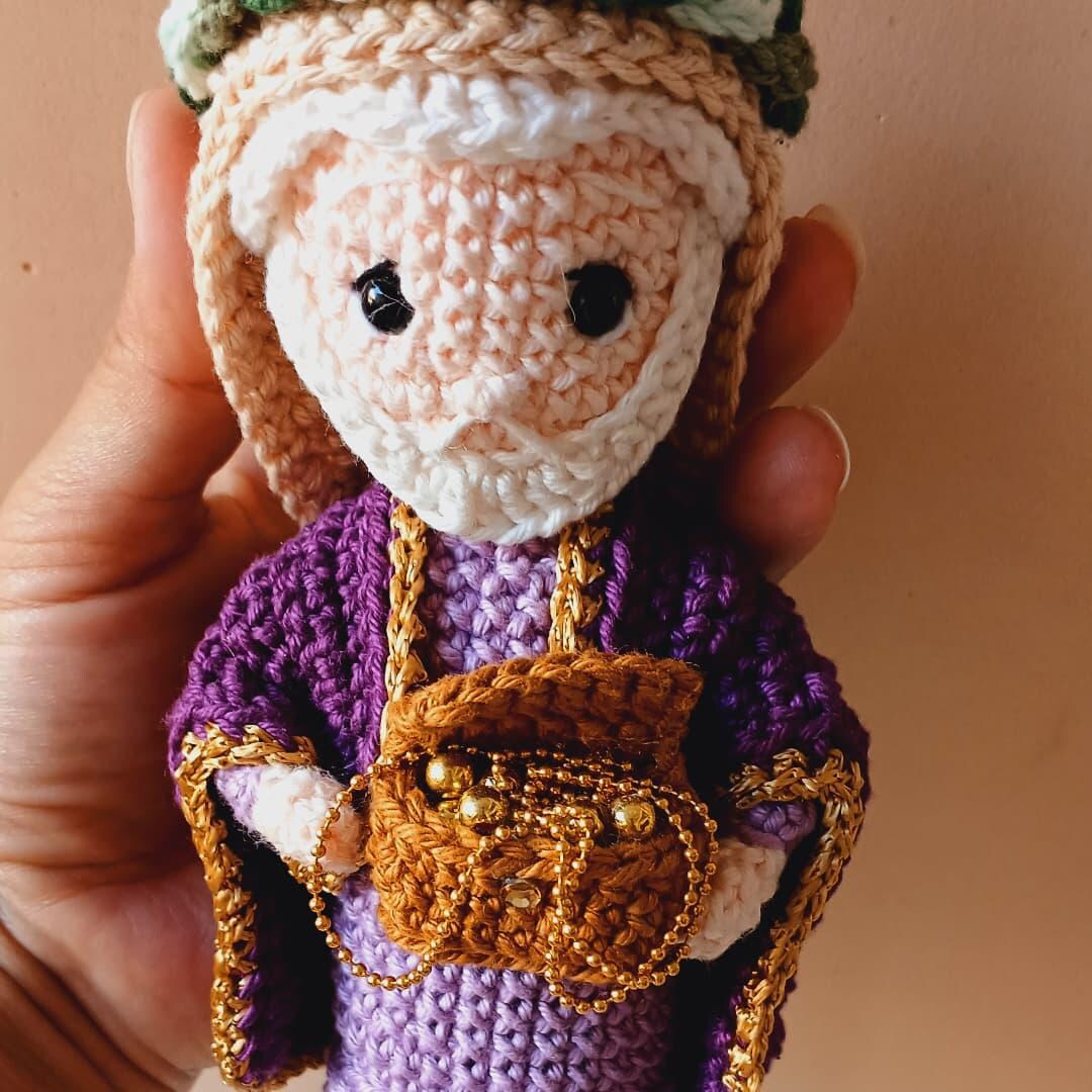 Handmade Melchior Amigurumi – Crochet Magi King With Gold Chest ...