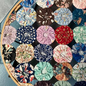 Vintage Embroidery Hoop Showcasing Vintage Yo-yo Quilt Circles Hanging ...