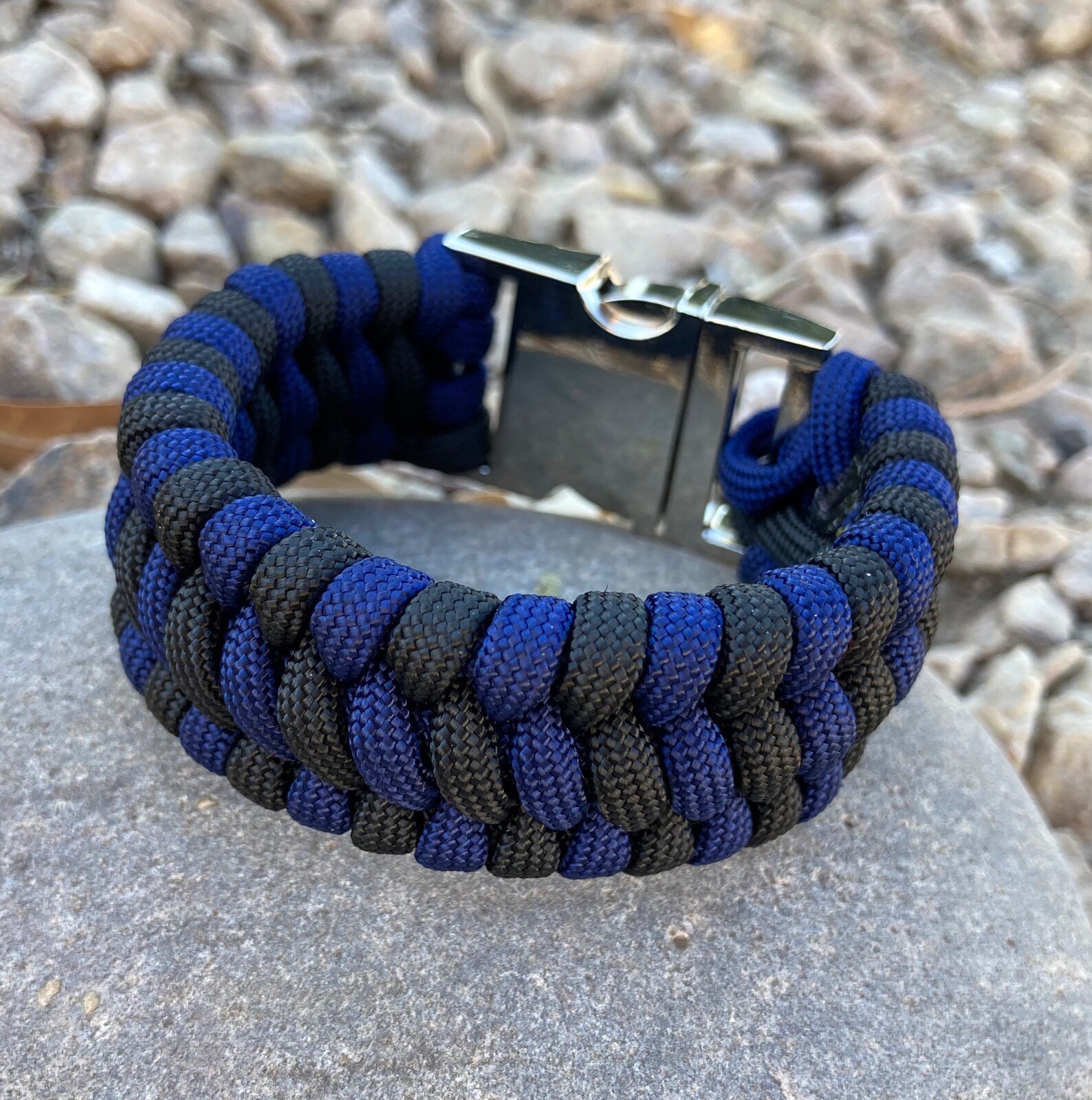 Paracord Trilobite bracelet w/Metal Buckle. - Etsy France
