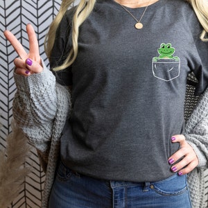 Pocket Frog T-shirt, Frog Shirt, Animal Lover Tee, Frog Pocket Shirt ...