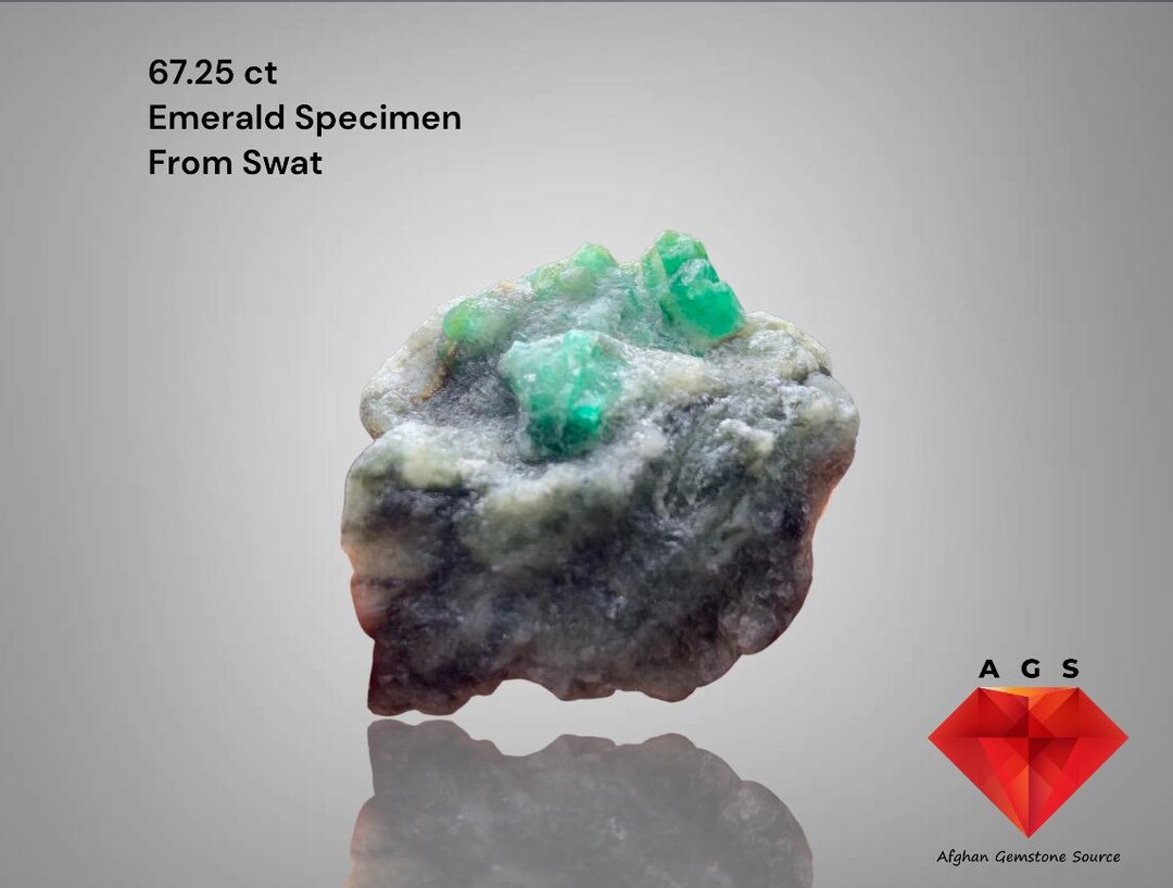 67.25 Ct Emerald Specimen – Elongated Form With Natural Dynamism - Etsy