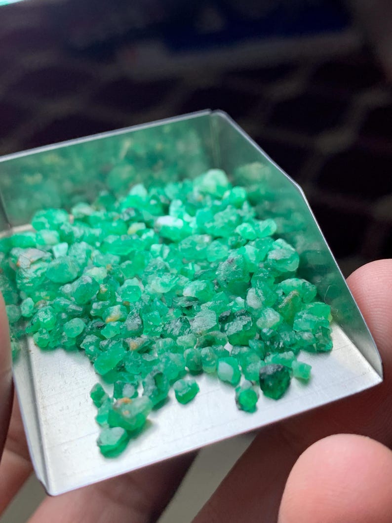A Closer Look at a 46.89ct Rough Emerald Lot From Swat - Etsy