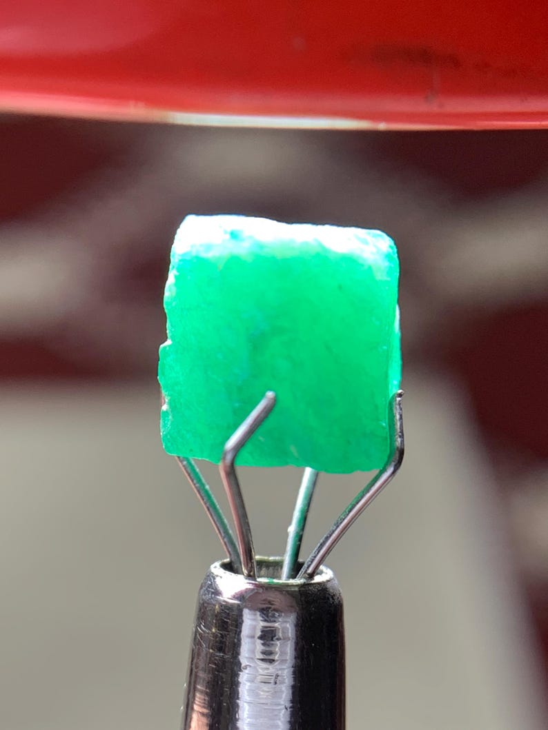 4 Ct Swat Emerald Crystal – Compact Form With Strong Natural Presence ...
