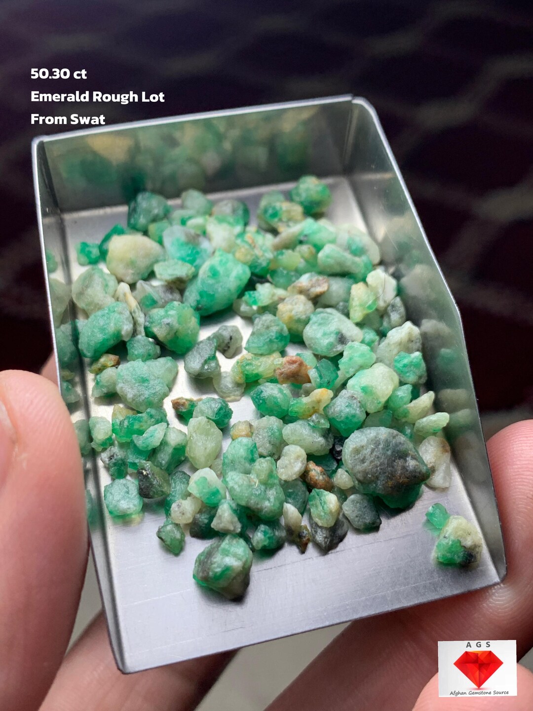 Unearthing the Charm of a 50.30 ct Swat Emerald Rough Lot - Etsy