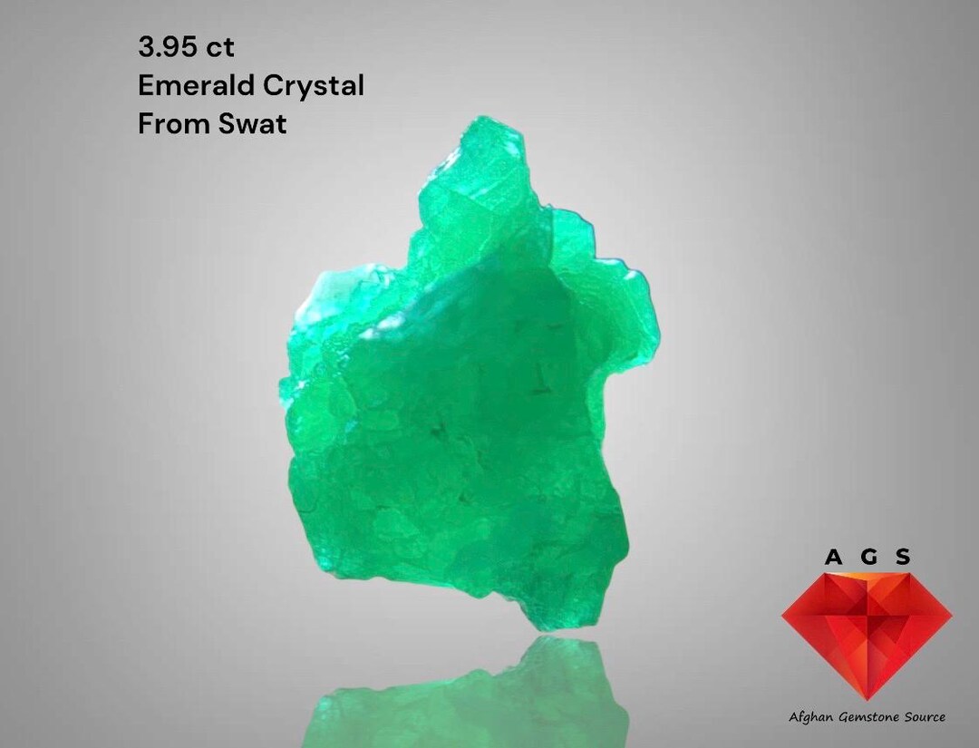 3.95 Ct Natural Emerald Crystal From Swat Valley – Balanced Form With ...
