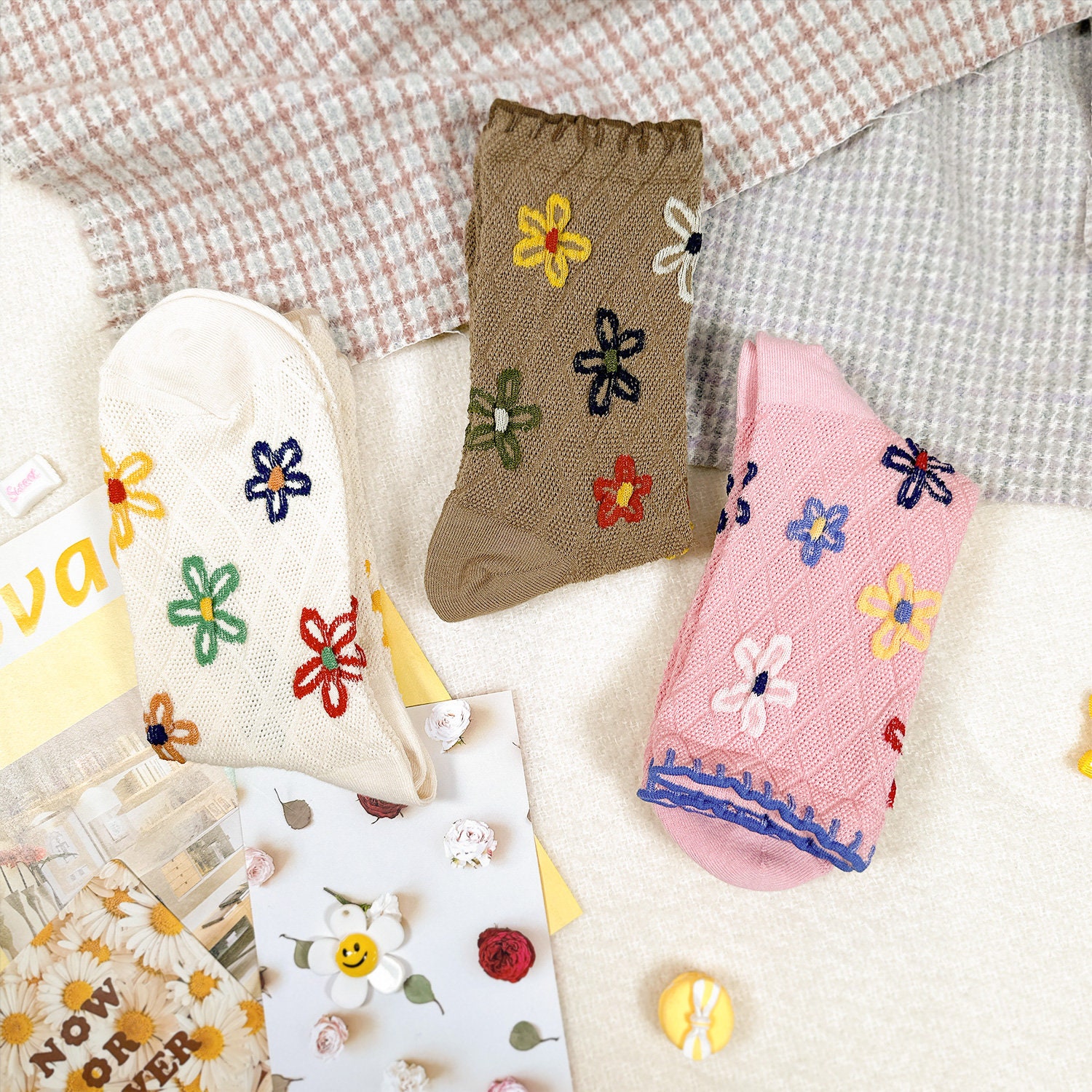 7DAYSSOCKS Women's Crew Flower Knit Pattern Socks - Made in Korea - 3 ...