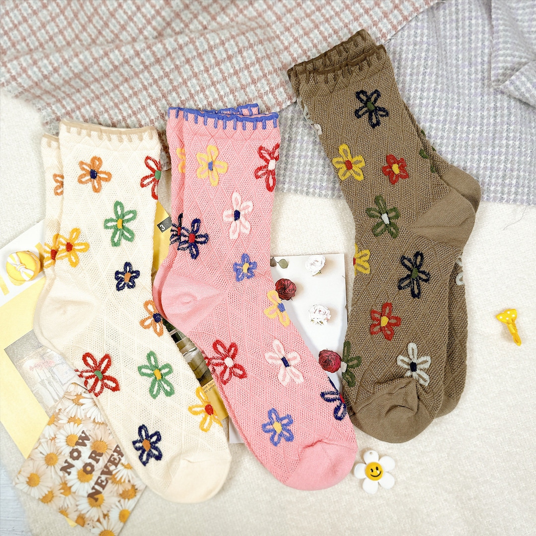 7DAYSSOCKS Women's Crew Flower Knit Pattern Socks - Made in Korea - 3 ...
