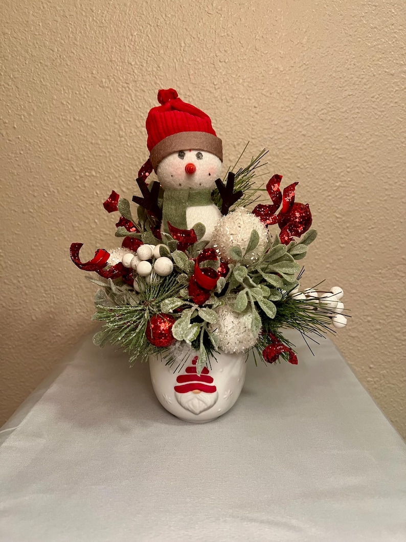 Small Whimsical Christmas Floral Arrangement - Etsy