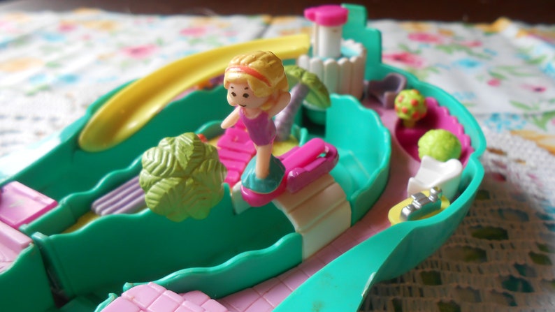1995 Vintage Polly Pocket Splash 'N Slide Water Park- Complete With All ...