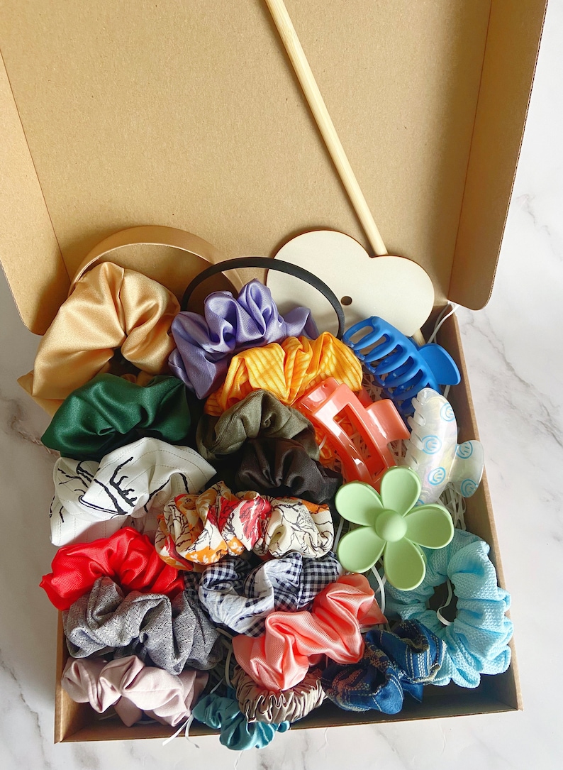 Hair Accessories Advent Calendar, Scrunchies, Headbands, Hair Claws (12 ...