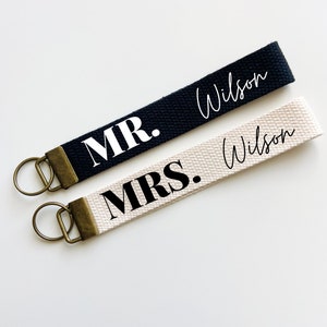 Mr and Mrs Custom Last Name Keychain, Bride and Groom Personalized Gift ...