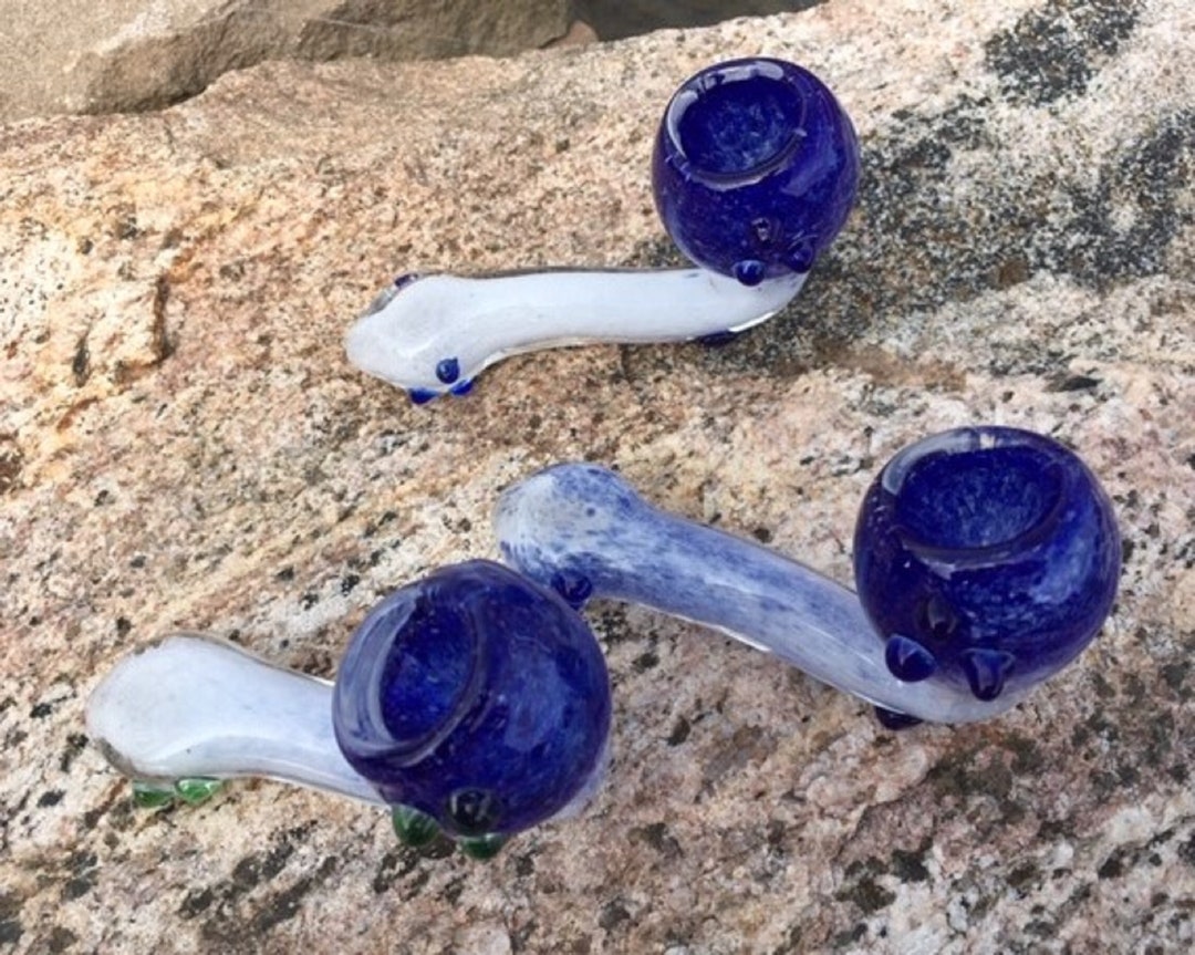 Glass Pipes, Custom-made Hand-blown Glass Pipe, Blue - White Glass Pipe ...
