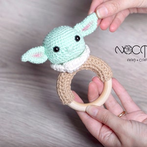 Baby Green Alien Crochet Rattle Baby Grogu Nursery Gift Space Wars Baby ...