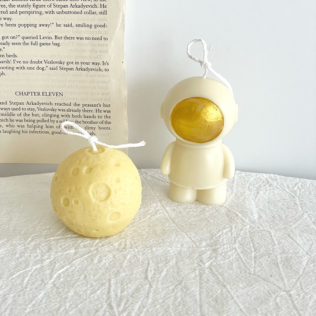 Spaceman Candle, Astronauts Candle, Moon Candle, Decor Candle, 100% ...