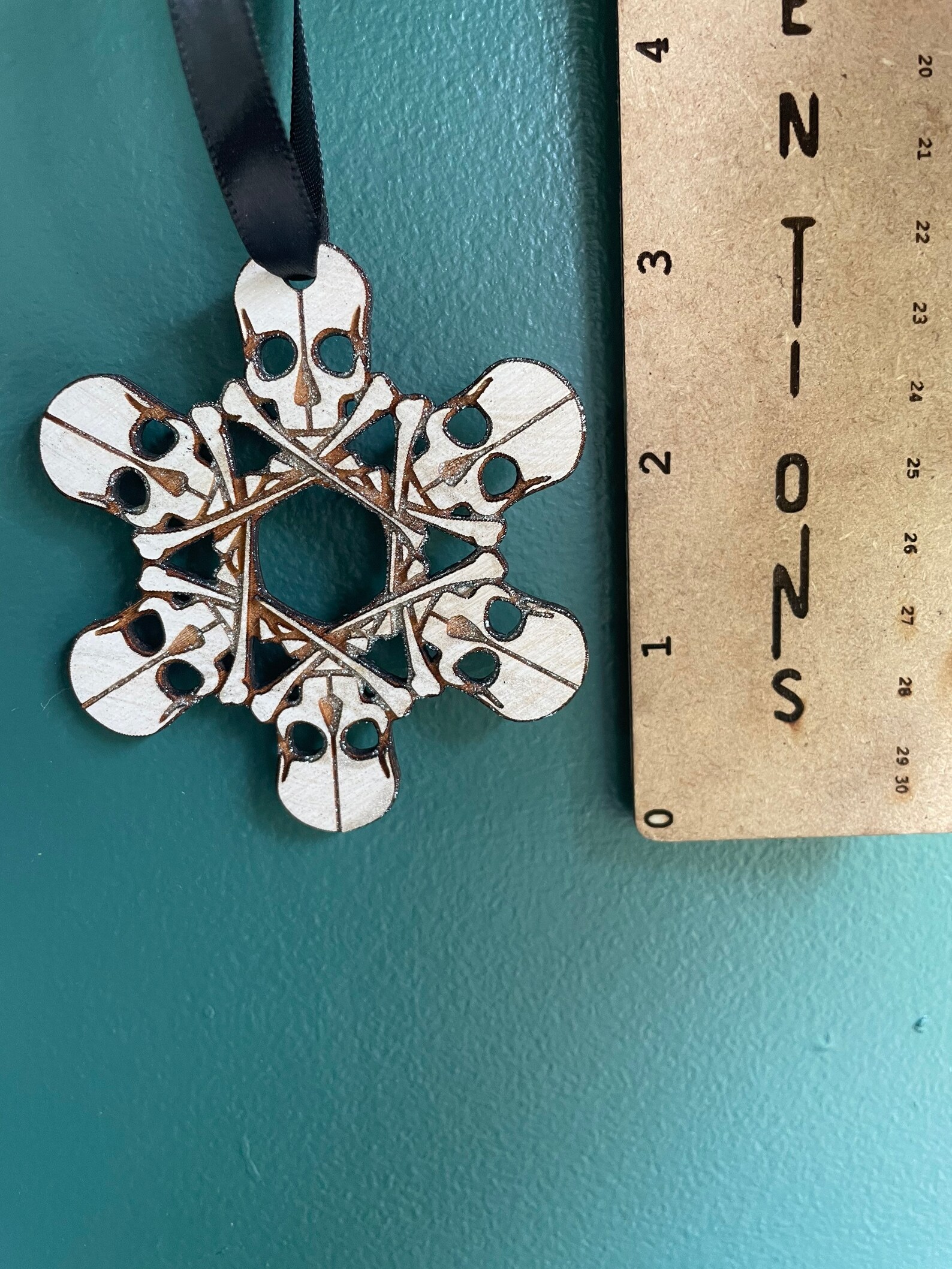 Creepy Christmas Skeleton Ornament / Skeleton Snowflake / Goth | Etsy