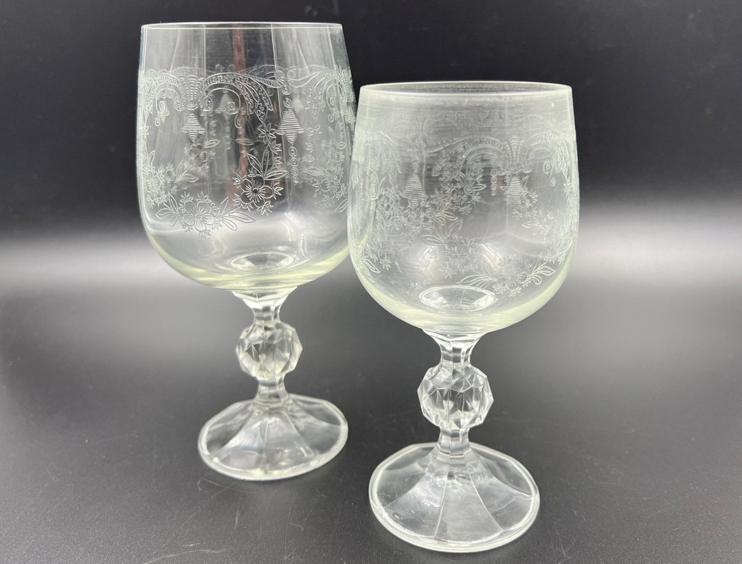 Set of 2 Vintage Import Assoc Etched Stemmed Glasses 1 Wine and 1 Water ...