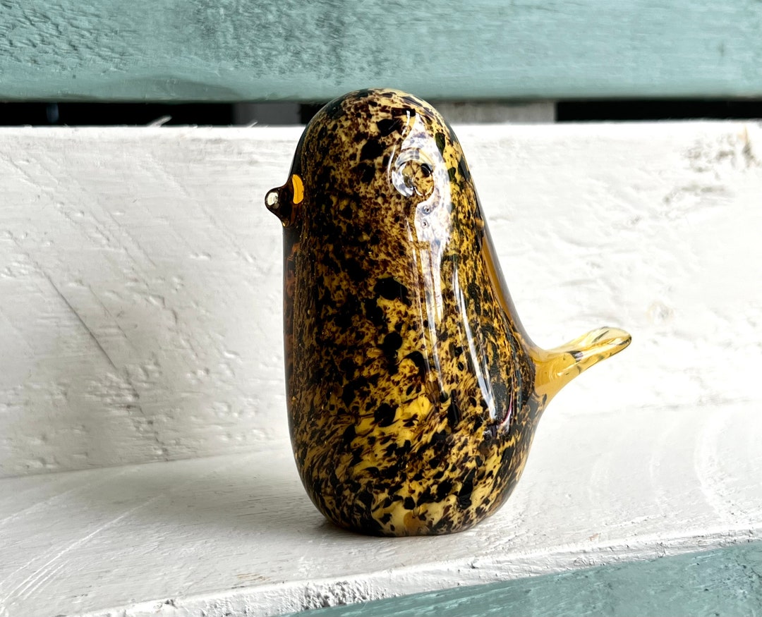 Vintage Wedgwood Speckled Robin Yellow Black Glass Paperweight ...