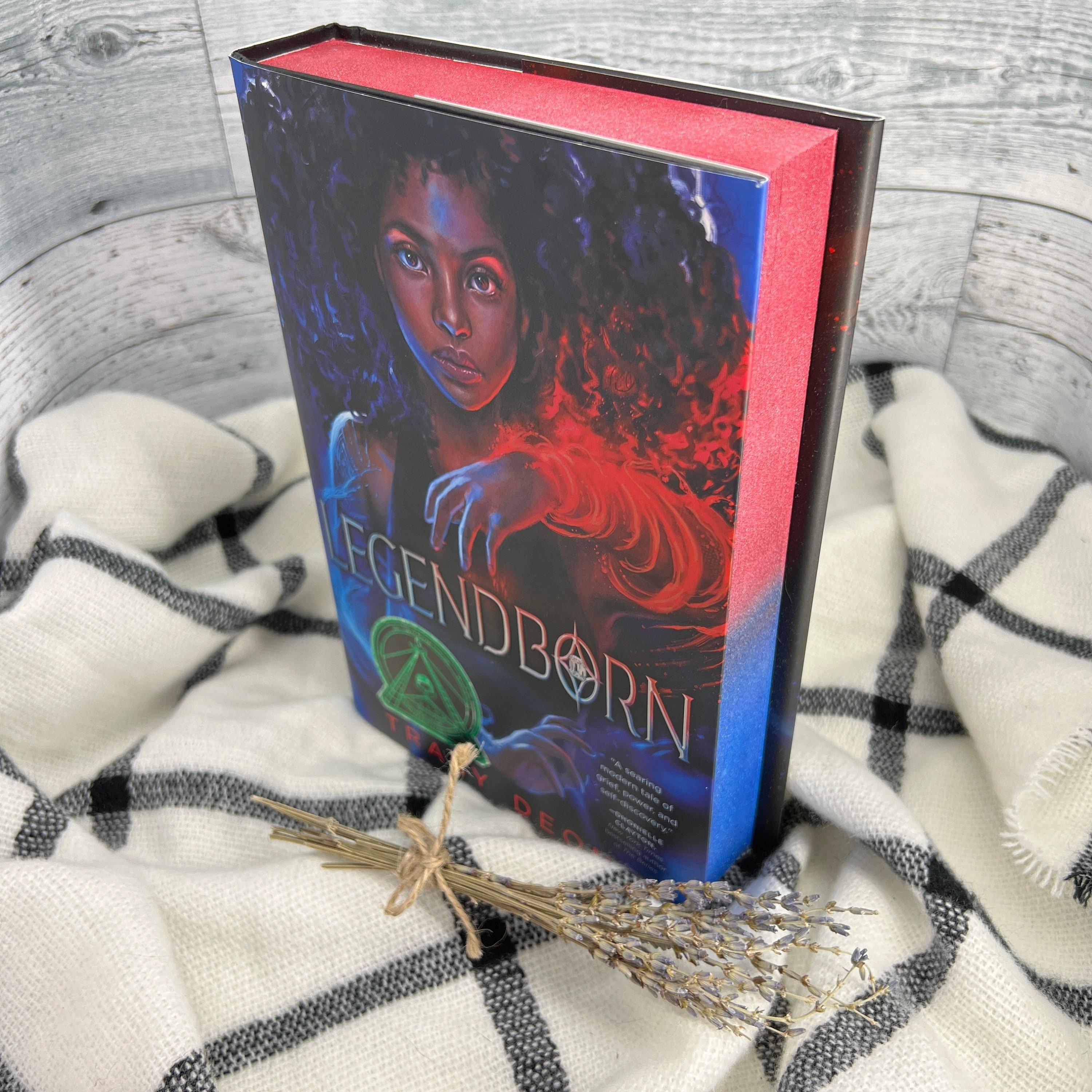 Legendborn (legendborn Series #1) - Tracy Deonn US Hardback OMBRE ...