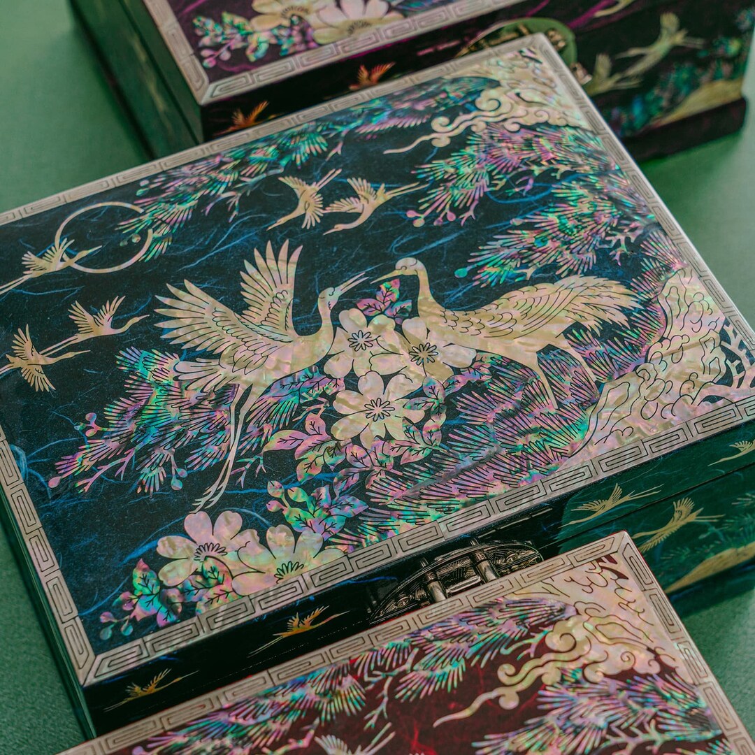 FEBRUARY MOUNTAIN Handcrafted Mother of Pearl Crane Music Box ...