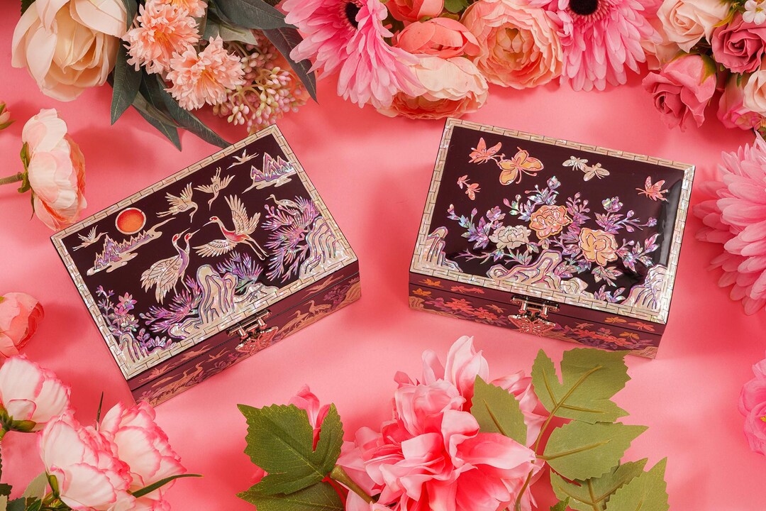 FEBRUARY MOUNTAIN Korean Mother of Pearl Keepsake Box With Mirror ...