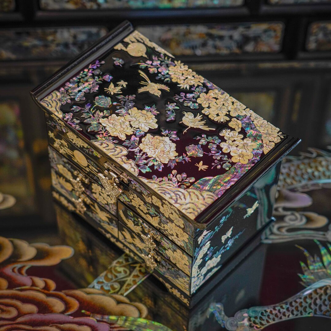 February Mountain Elegant Mother-of-pearl Jewelry Box for Women ...