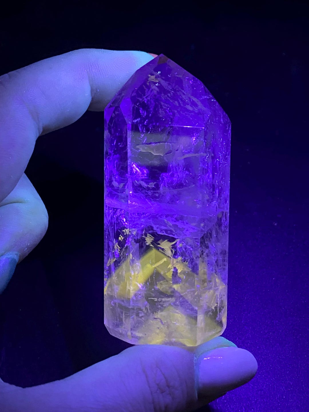 Powellite Amethyst Quartz Tower UV Reactive Brazilian Rainbow Crystal ...