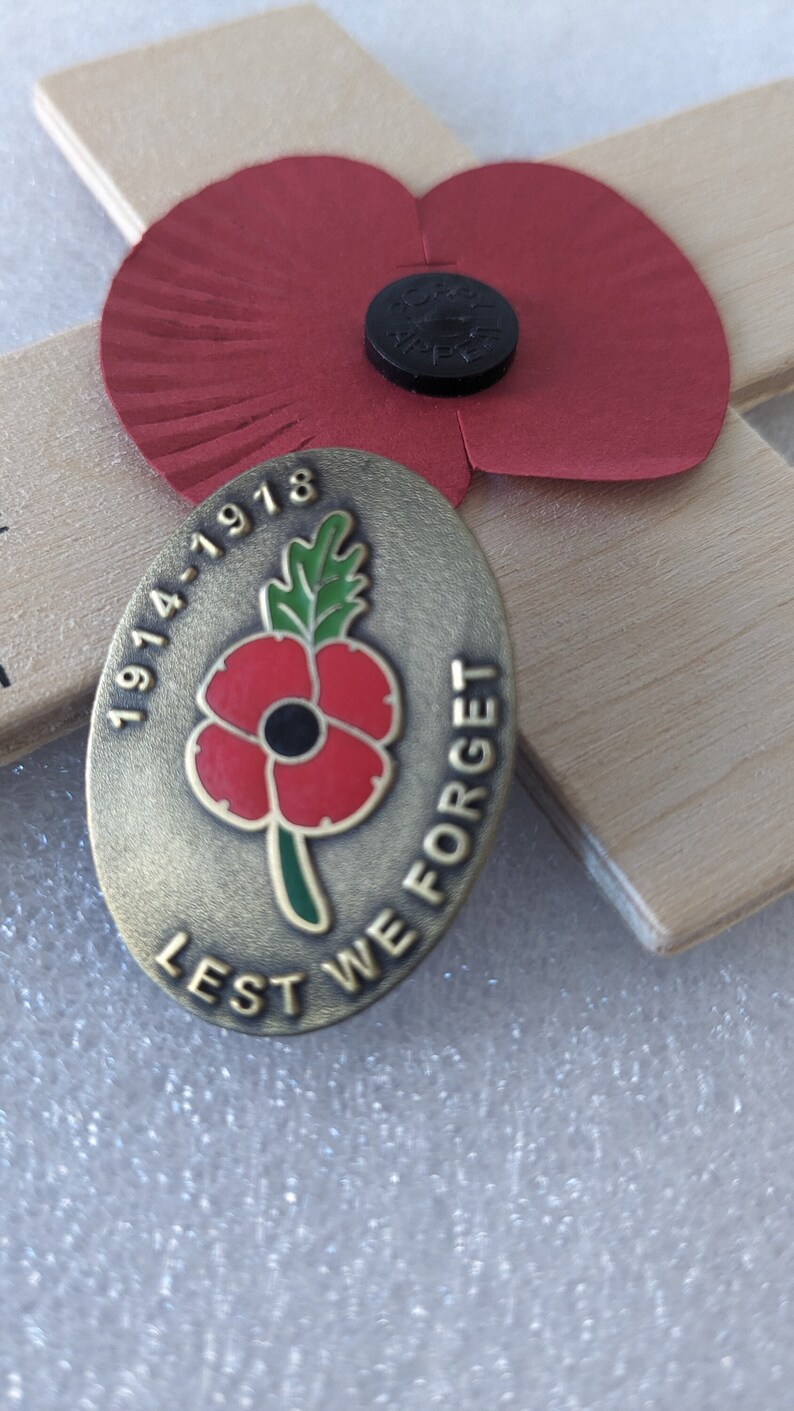 Poppy Pin for Remembrance Sunday 2023 and Beyond. - Etsy