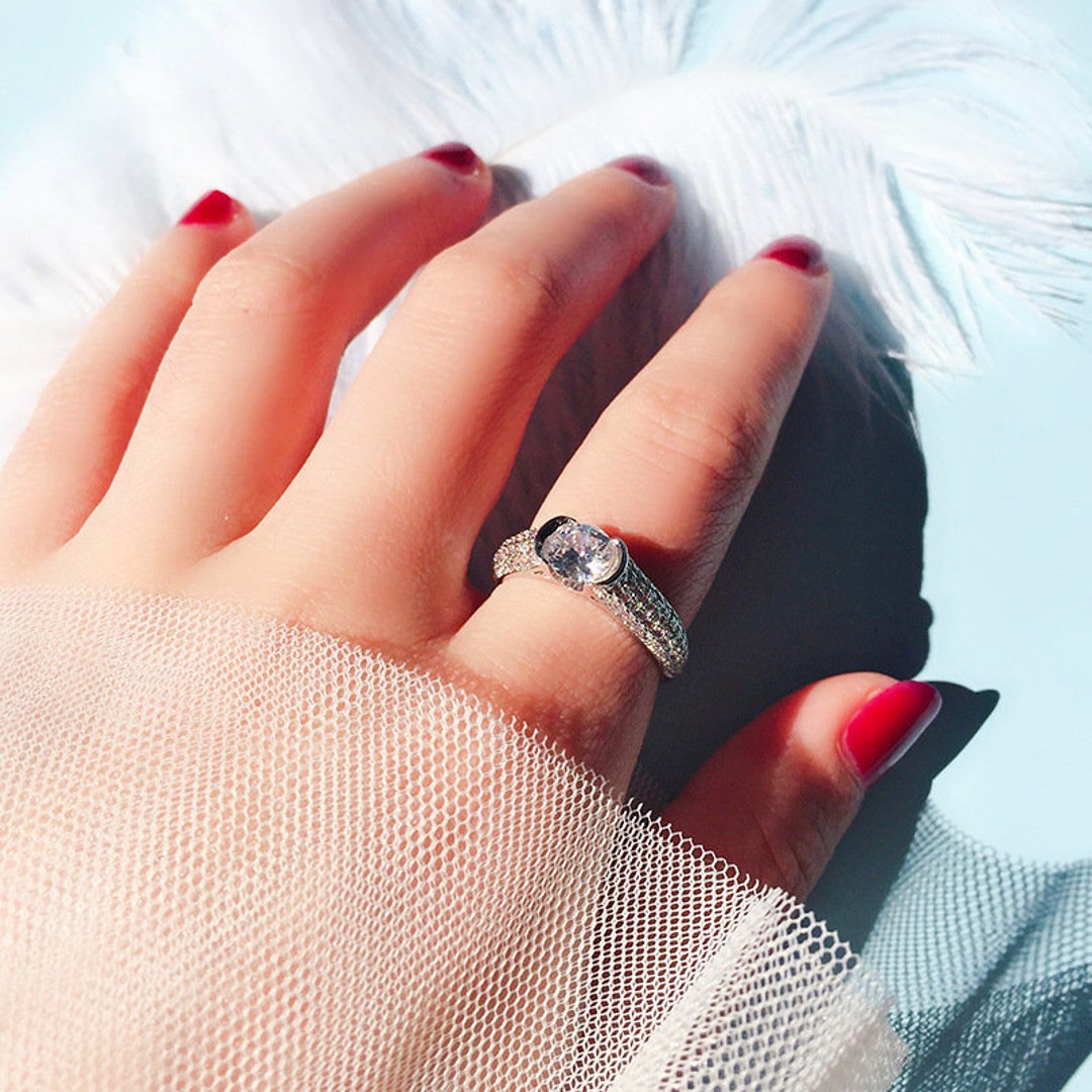 Beautiful Fency Ring With Round Cut Moissanite Stone and 925 Sterling ...