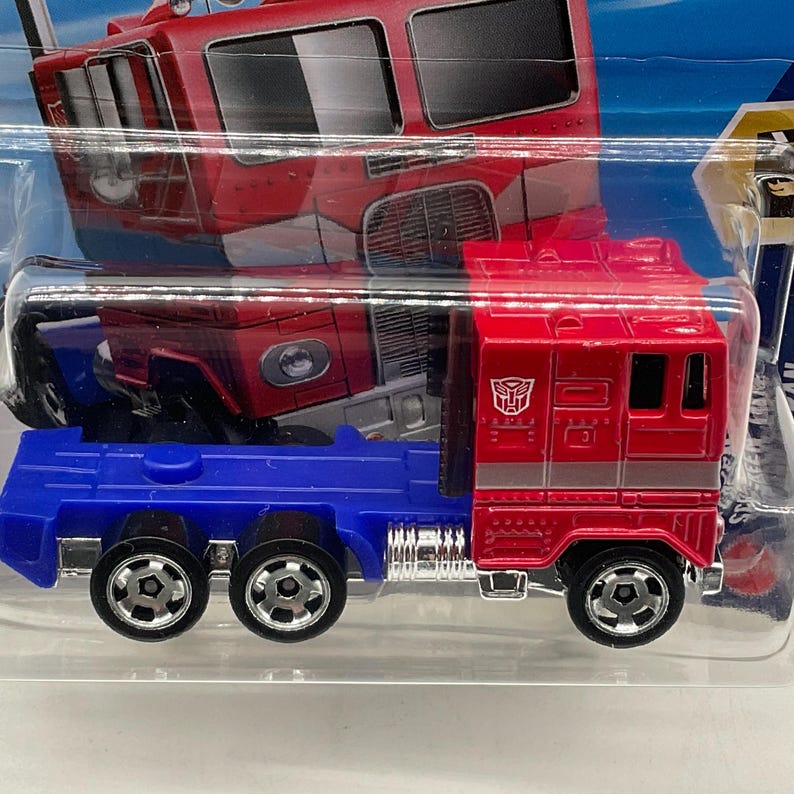 Hot Wheels Optimus Prime Diecast Model: Transformers Screen Time ...