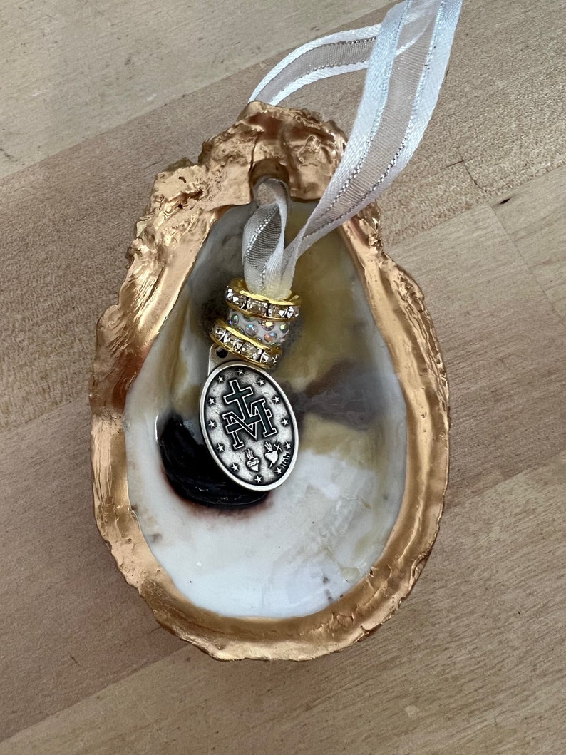 Virgin Mary, Mother Mary, Blessed Mother Oyster Shell Ornament - Etsy