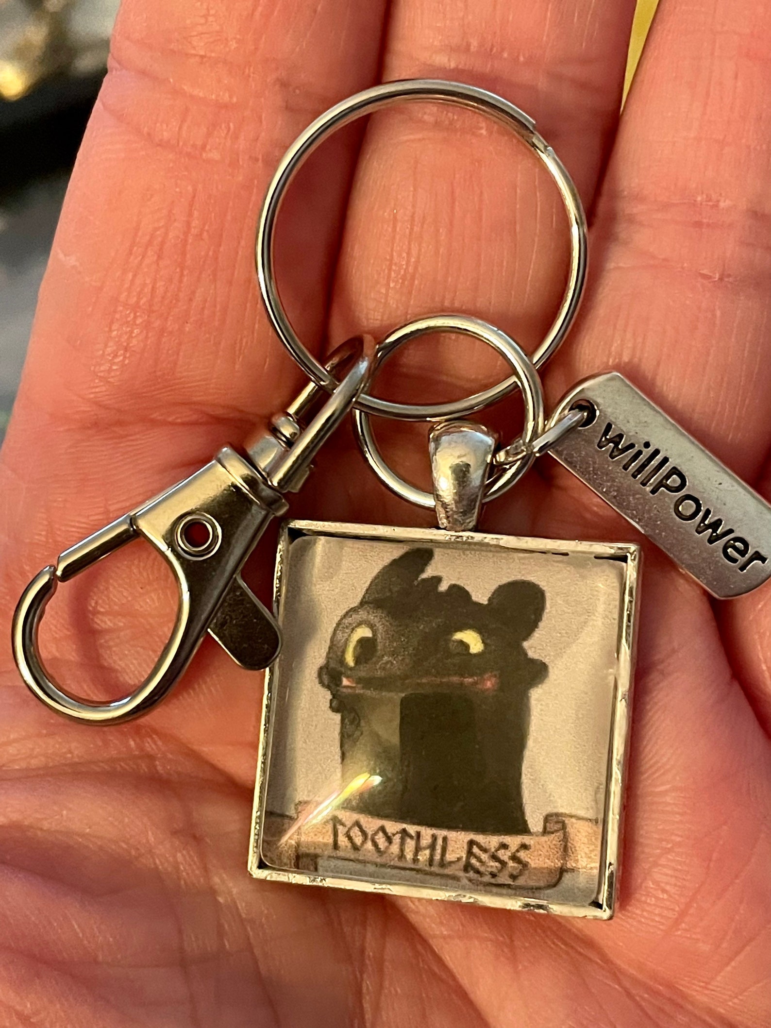 Toothless keychain | Etsy