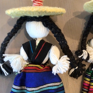 Vintage Handmade Folk Art Yarn Dolls Latin American Girls Set of 2 - Etsy