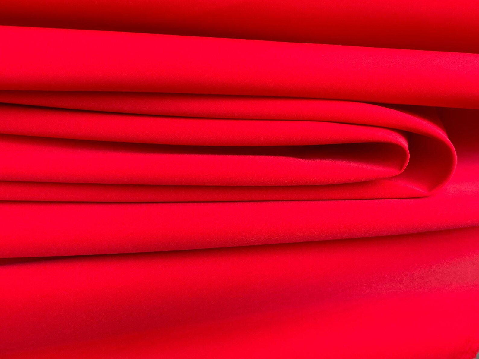 Red Crepe Fabric: Medium Weight Polyester Elastane Blend - Etsy